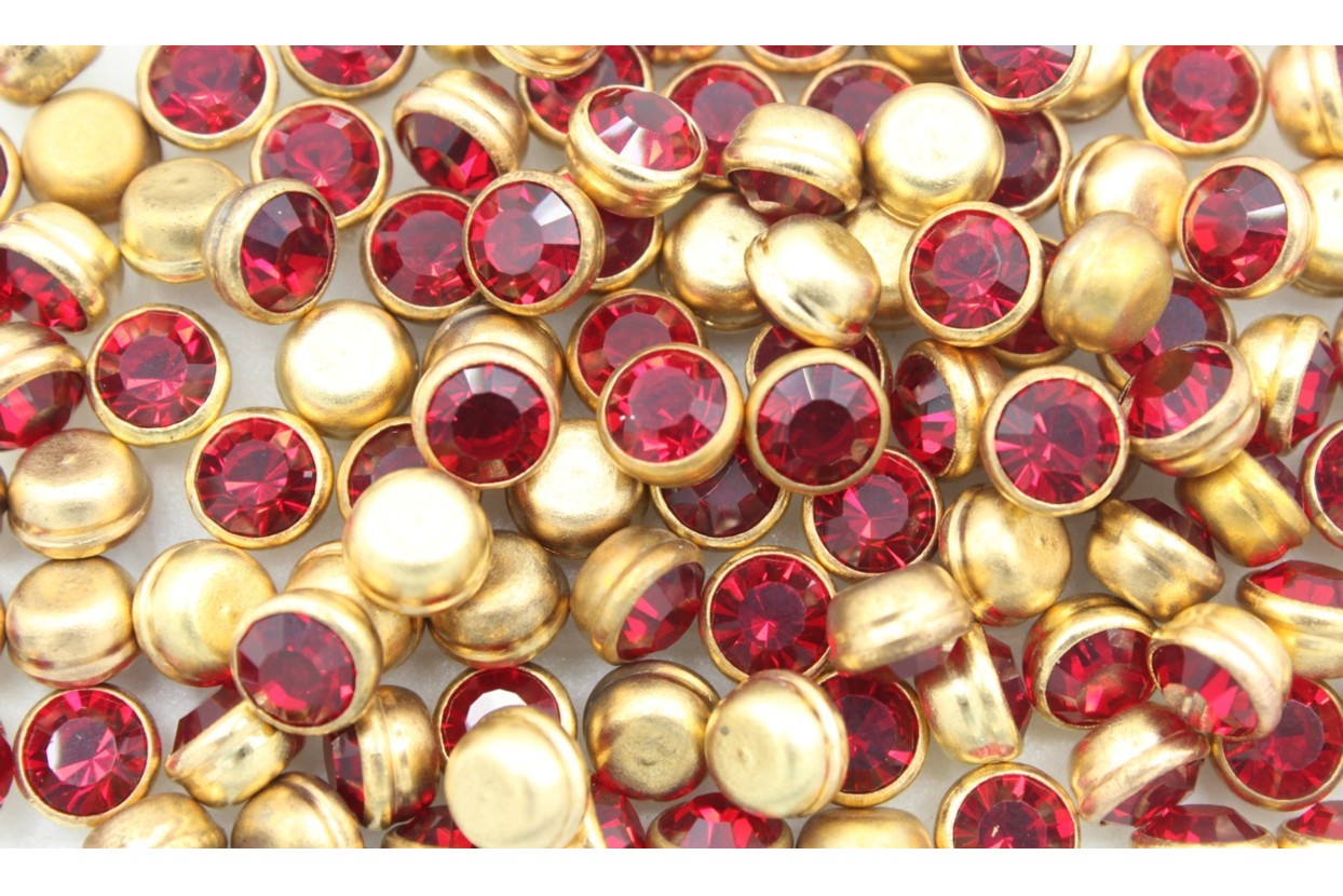 Crystal / Claw – Bead, Trimming & Craft Co